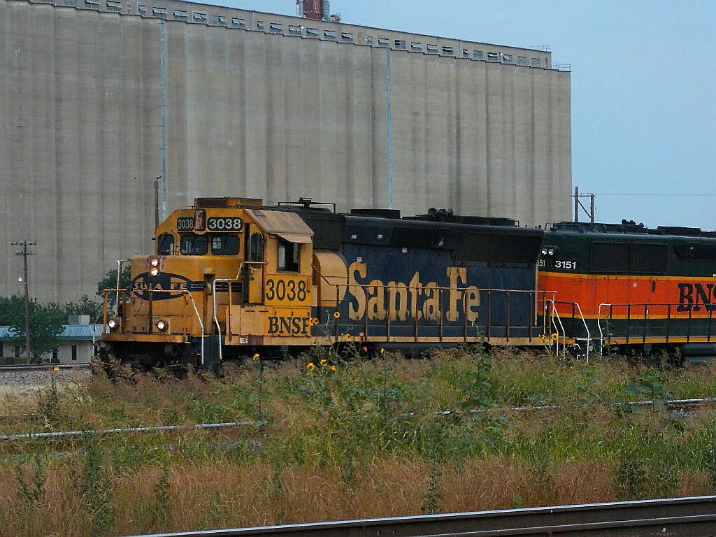 BNSF 3038 & BNSF 3151